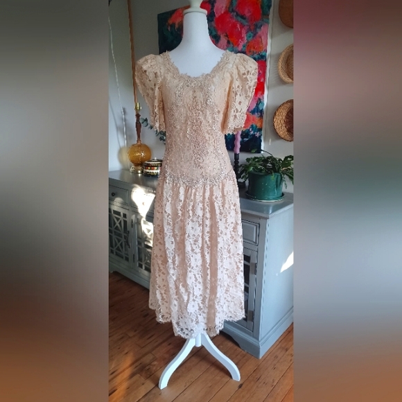 Cachet | Dresses | Vintage Cachet Lace Dress In Cream With Slip | Poshmark